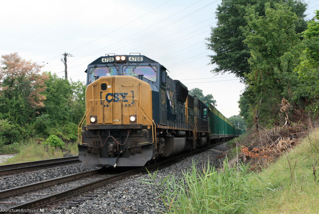 CSX 4708 and train Q702